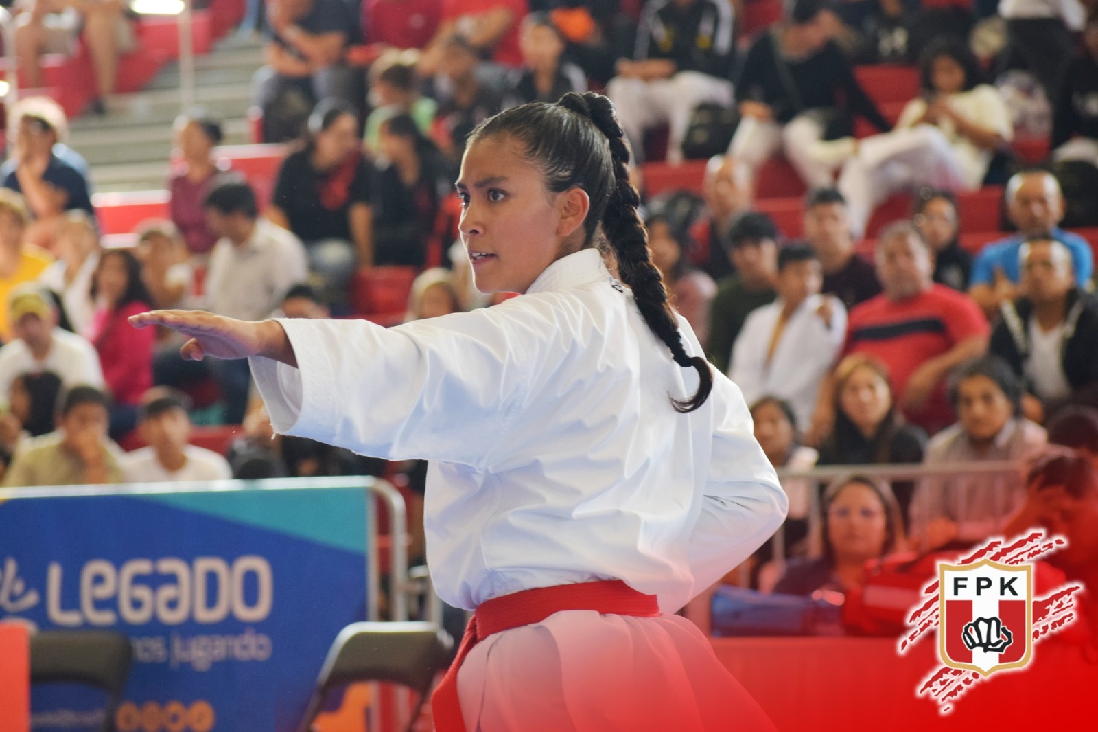 Alexandra es campeona en karate kata y busca tener más triunfos ...